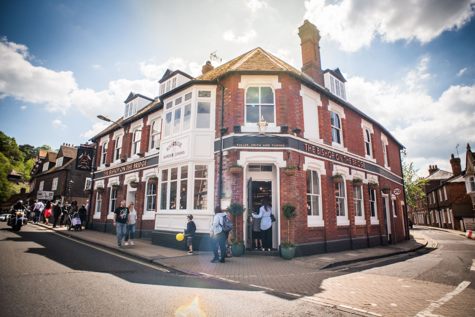 The Bishop on the Bridge | Pub & Restaurant Winchester